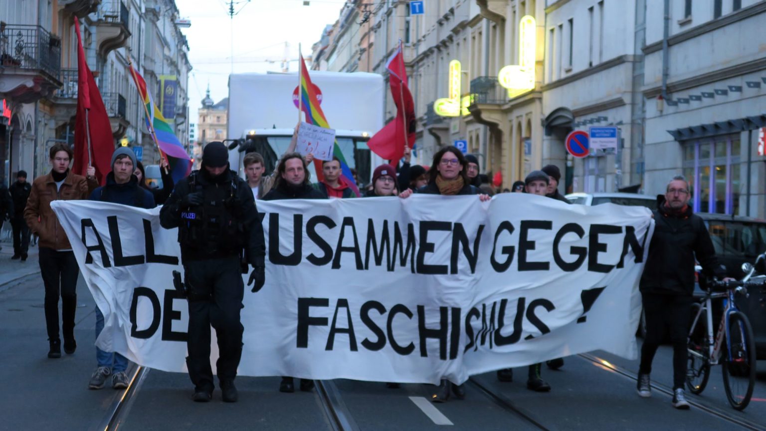 Demonstration durch die Neustadt - Neustadt-Geflüster